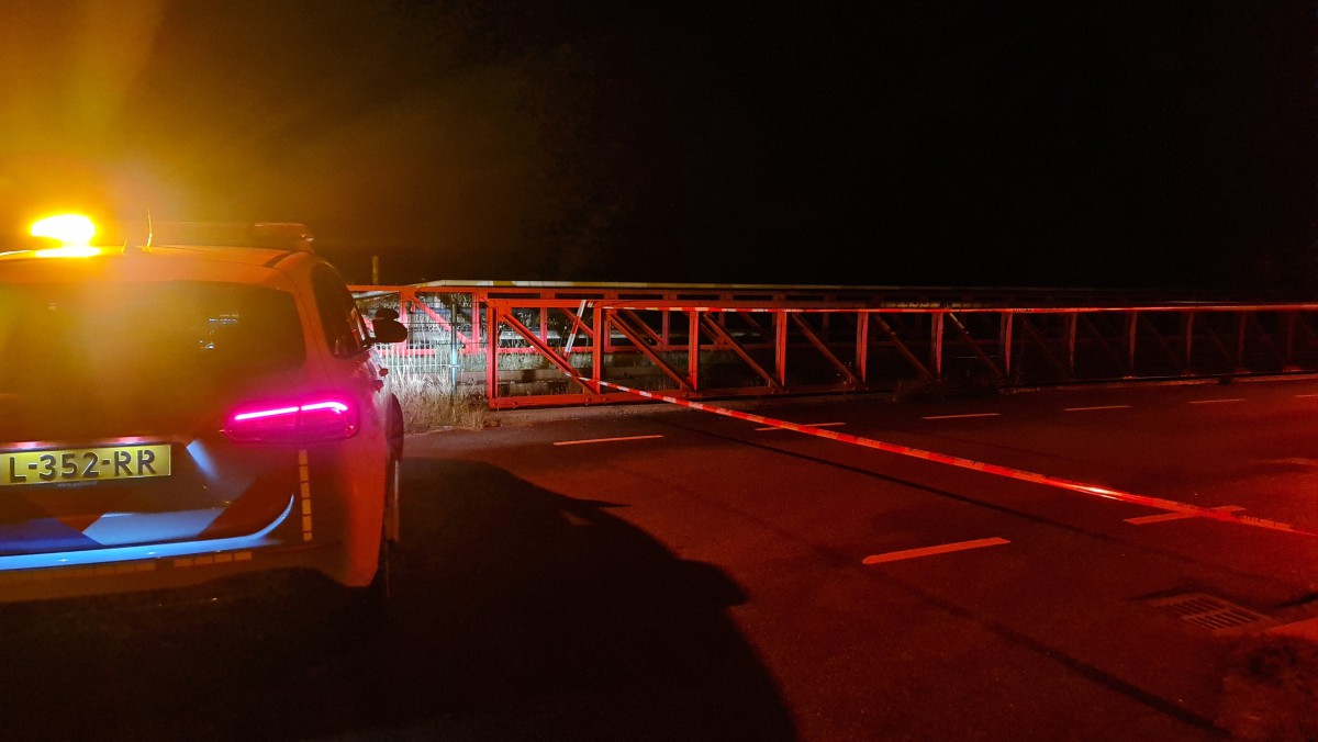 Vrouw dood aangetroffen na incident N18 Haaksbergen, politie gaat uit van misdrijf - Rond ...