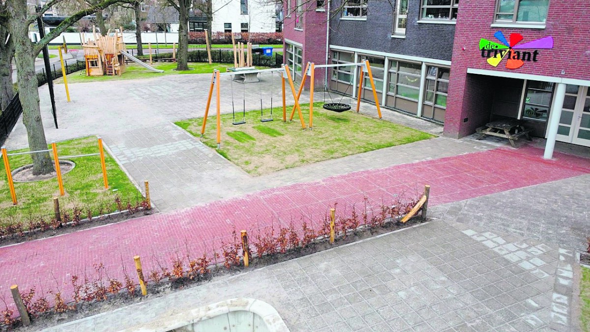 VSO de Triviant in Neede heeft een nieuw schoolplein - Rond Haaksbergen