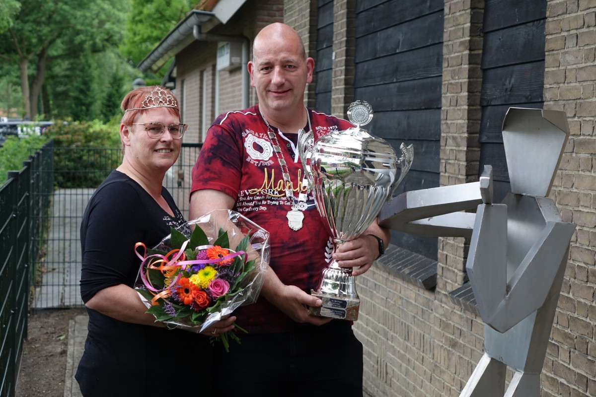S.v. de Eendracht sluit seizoen af met het jaarlijkse vogelschieten ...