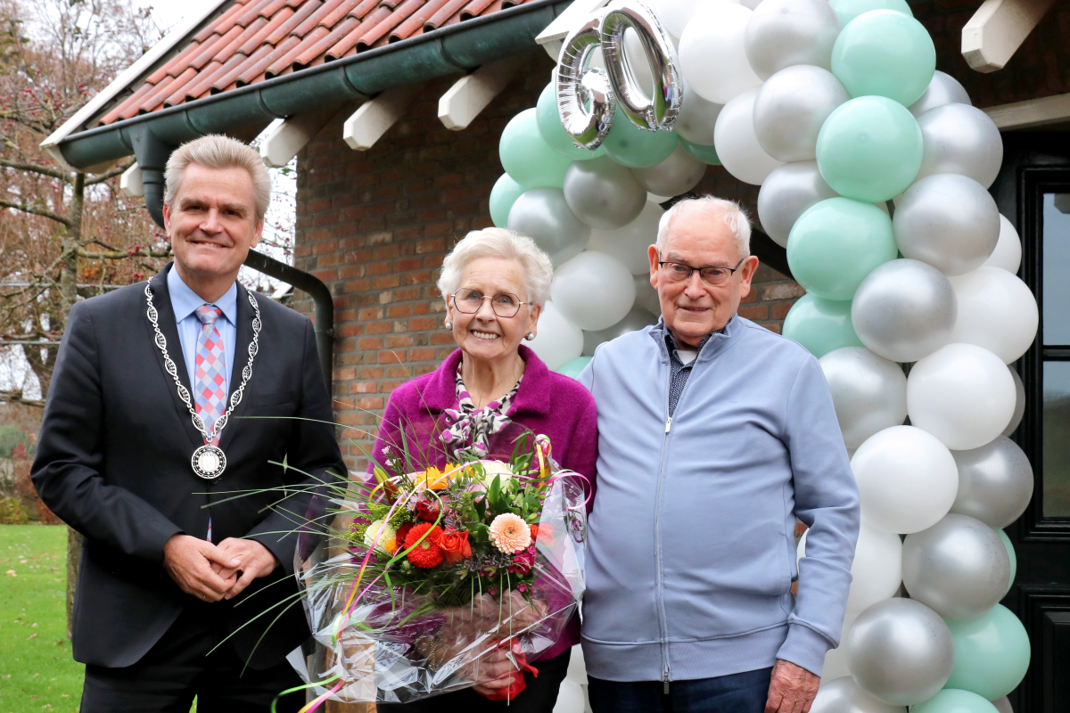 Zestig jaar getrouwd voor de wet: Bennie en Riky Vogt-ten Thije - Rond ...